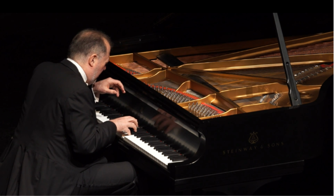 Garrick Ohlsson, the giant that breathes piano